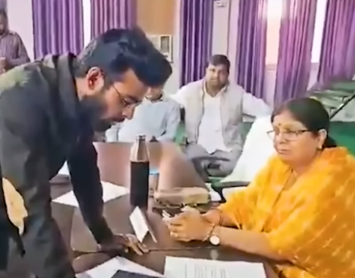 Morena Bribery Scandal: Citizen Dials Middleman in Front of Mayor ...